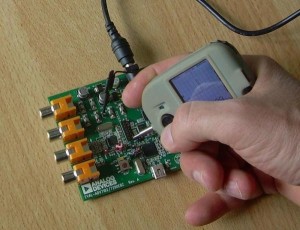 world-smallest keyring-type oscilloscope with color LCD